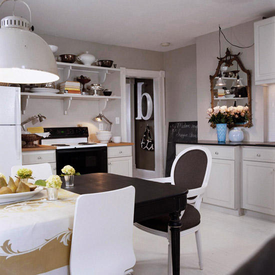 New Home Interior Design: Home Makeover Tour: Small Yet Stylish Home