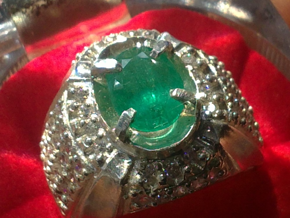 JAVA GEMSTONES: Batu Zamrud Pemikat Hati