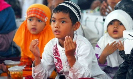 Setelah Didoakan Anak Yatim, Telinga Orang Ini Terhindar Dari Ketulian
