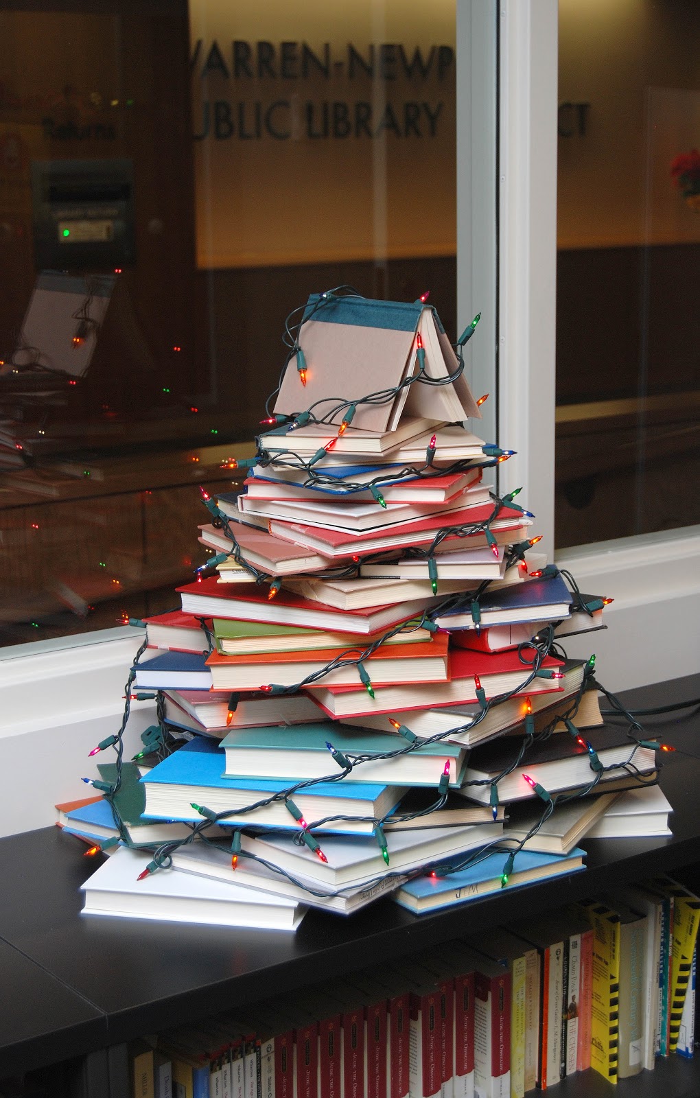 Very Merry Vintage Syle: How to Make a Christmas Tree with Books