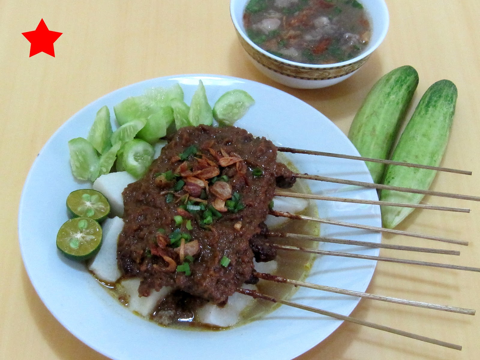Dapur Lezat Resto Masakan Indonesia: Sate Sapi Kuah Khas Pontianak