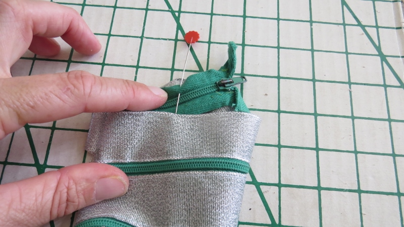 Creating my way to Success: Zip itself coin purse
