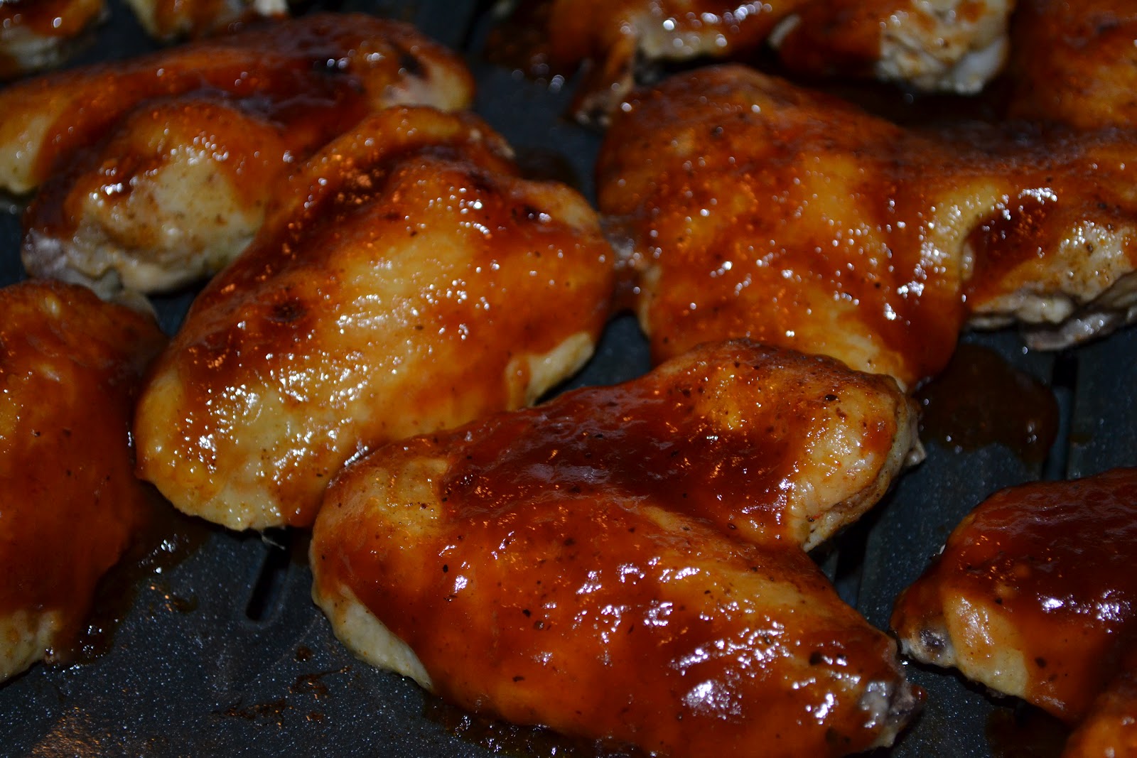 Purple Tailgating Mama: Barbeque Chicken Wings (in the Slow Cooker)