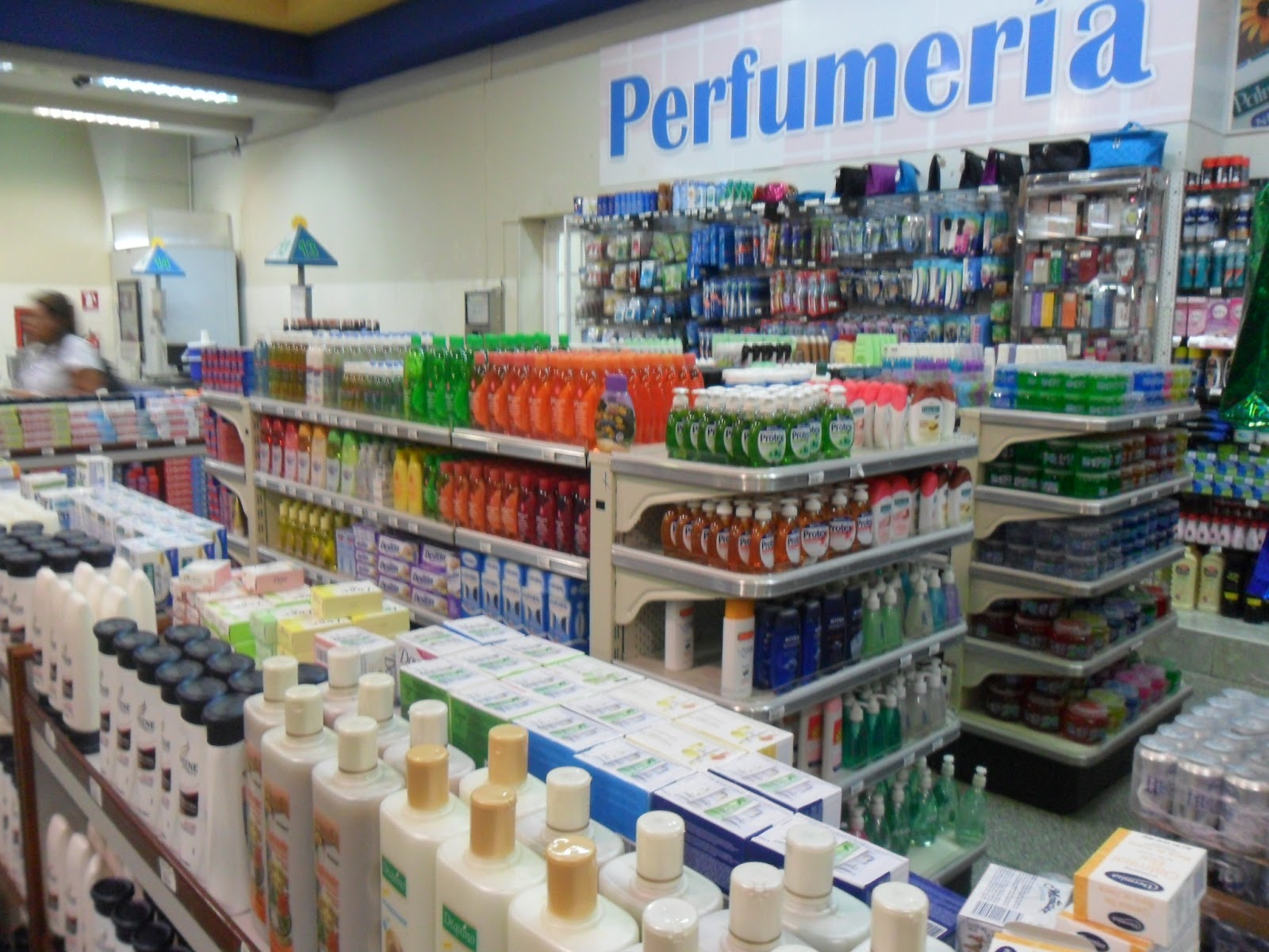 AUTOMERCADO LA CIMA: Perfumería