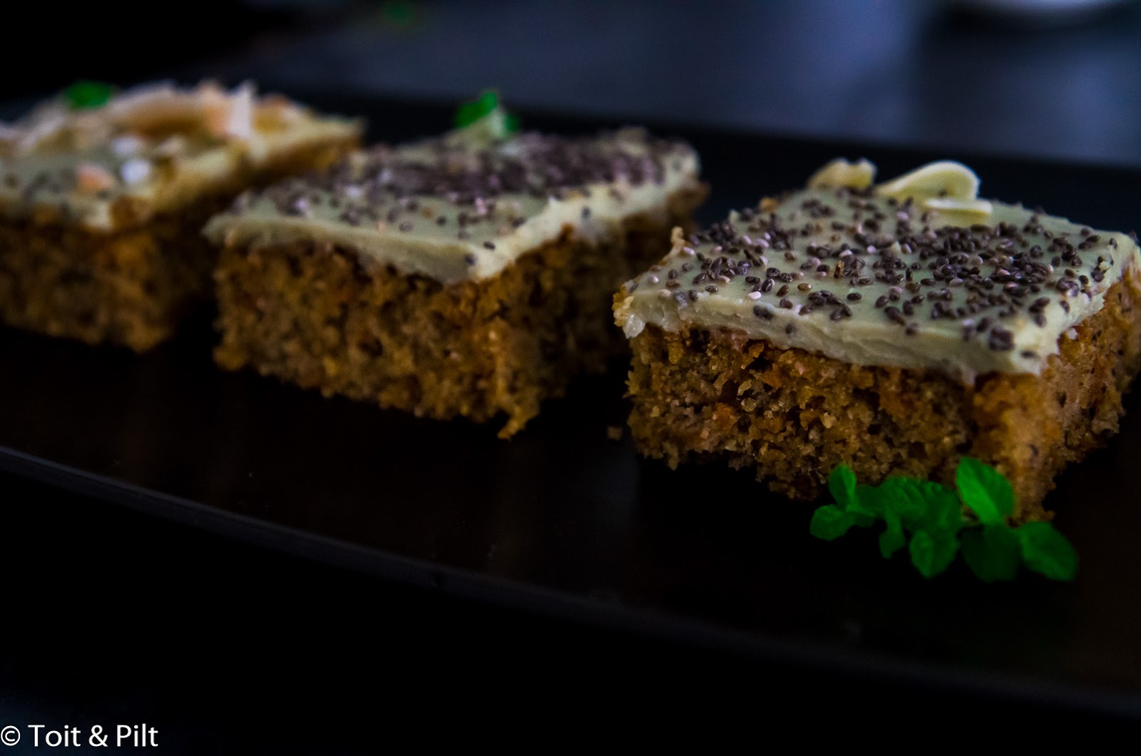 TOIT & PILT: Porgandikook pistaatsia-toorjuustu kreemiga