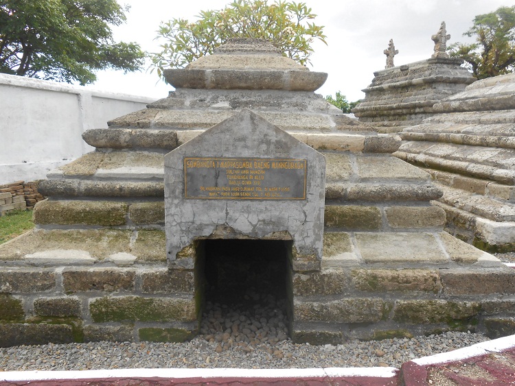 SENI LAMA MELAYU (MALAY OLDEN ART): Makam raja-raja Gowa (Tombs of the ...