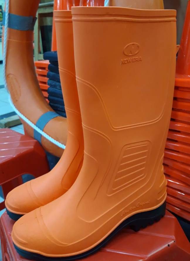 grosiralatsafety: Sepatu Boot New Era Oranye Sepatu Boot PPSU Oranye
