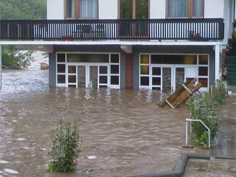 Nabujale rijeke i potoci širom BiH