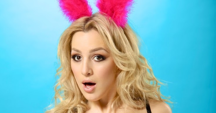 Big Boobs Jordan Carver Jordan Carver Colorful Bikini And Eggs