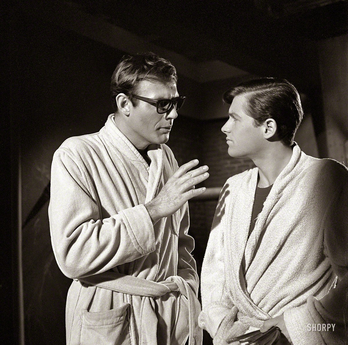 16 Interesting Vintage Photos of Adam West and Burt Ward on the Set of ...