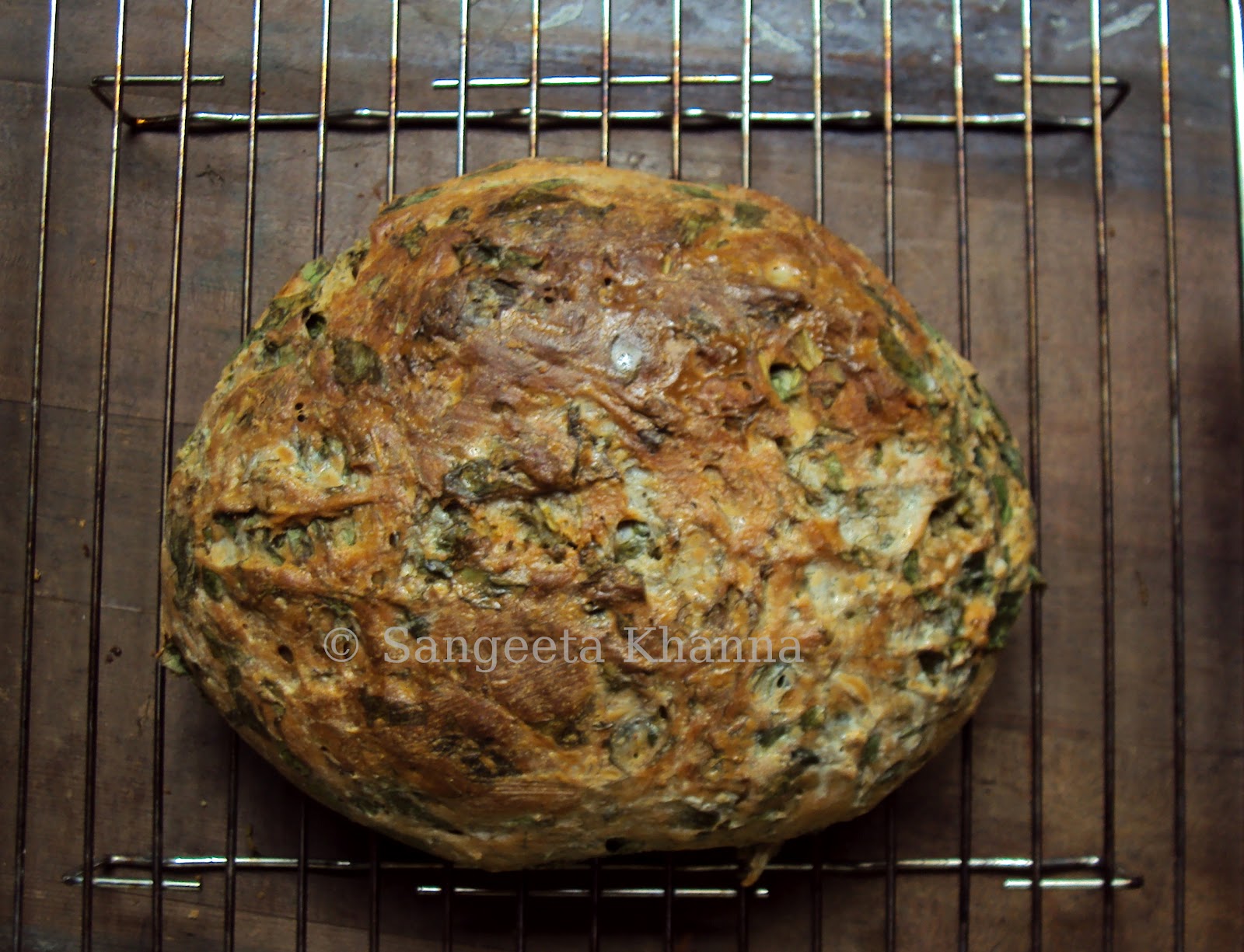 Palak paneer in a bread and some pull apart rolls | and how to make the ...
