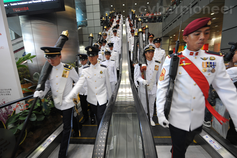 1/6 Gallery: SAF Commando in No.1 Uniform