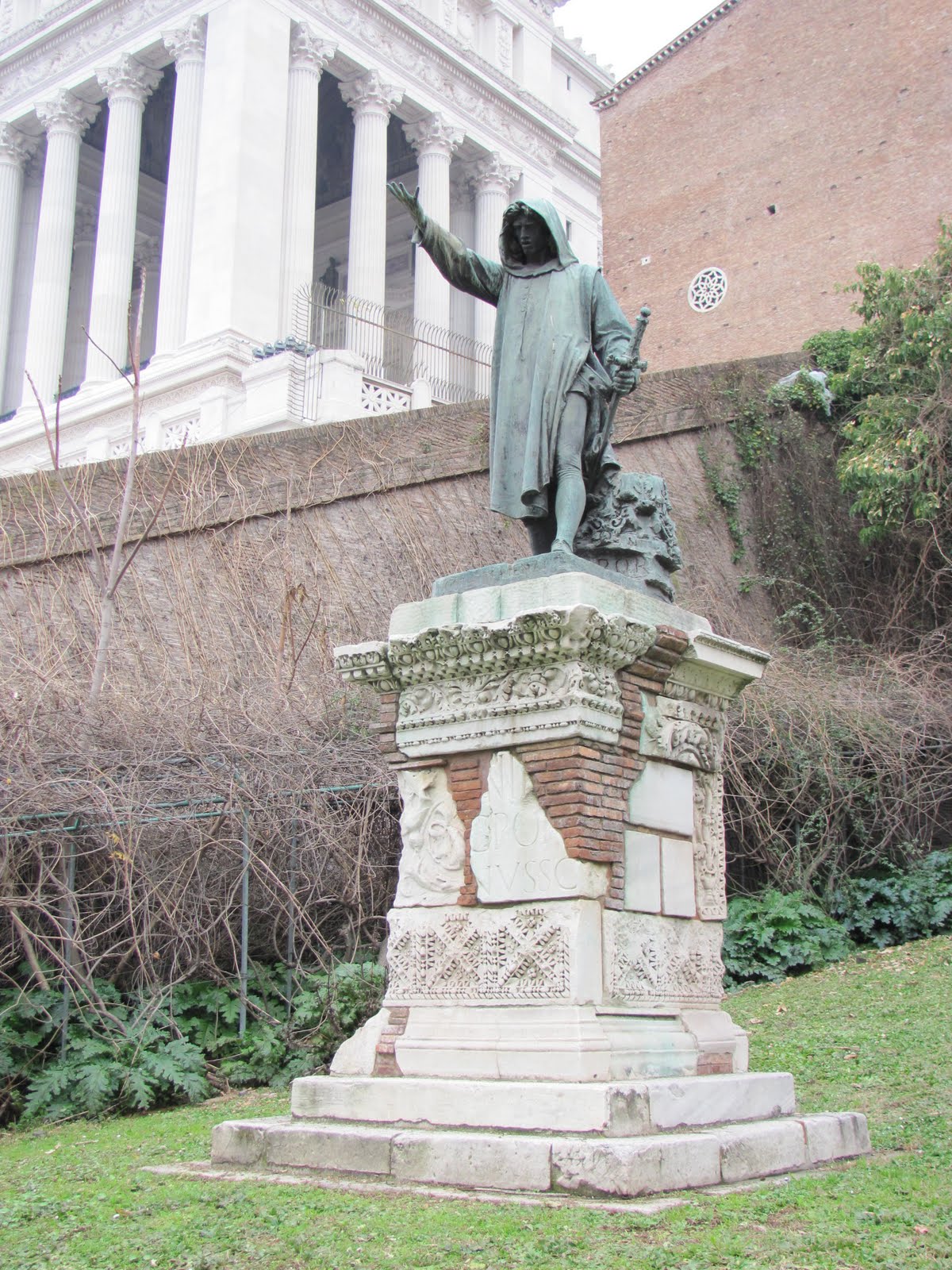 Cultural Heritage: La statua di Cola di Rienzo a Roma