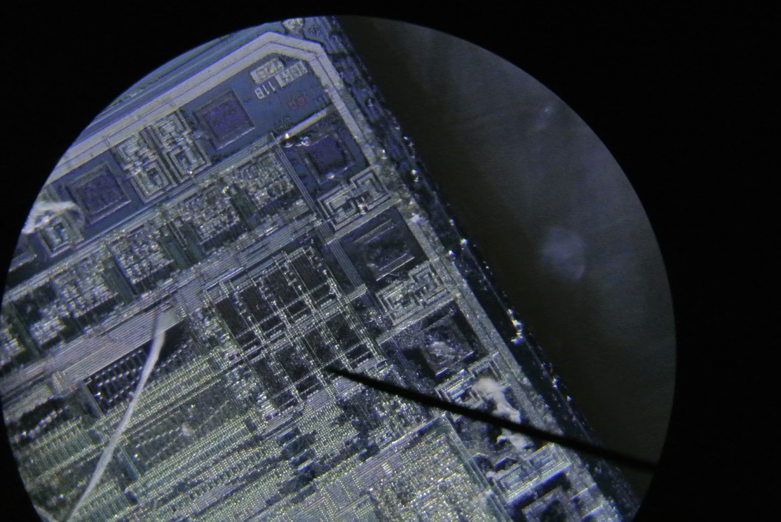 Science With Screens: Experiment 48: Integrated Circuit Silicon Chips
