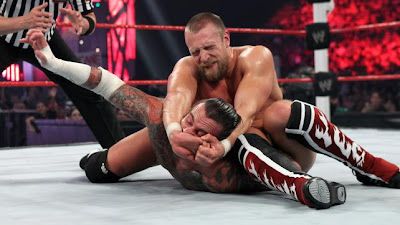 WWE In live!!!!: CM PUNK vs DANIEL BRYAN vs KANE