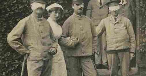 AMO DEL CASTILLO: Cascos con visor: el casco Dunand