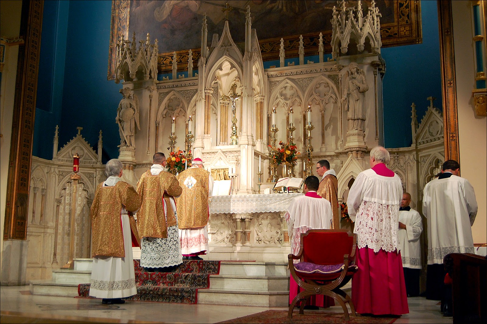 Il Regno: Pontifical Solemn Mass at the Faldstool with His Excellency ...