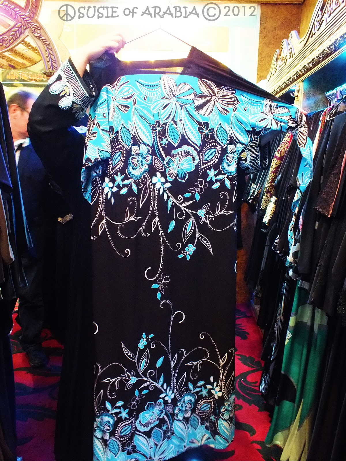 Jeddah Daily Photo: Floral Print Abaya