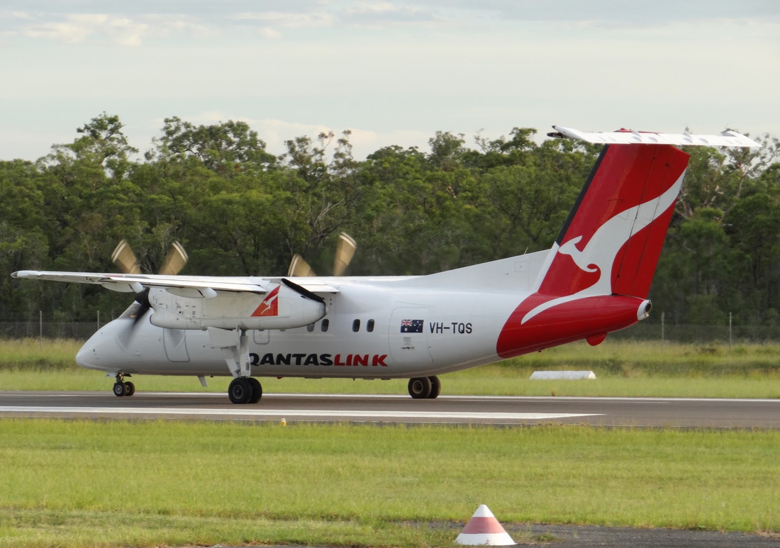 Air Queensland.blogspot: QantasLink de Havilland Dash 8-200 / Q200