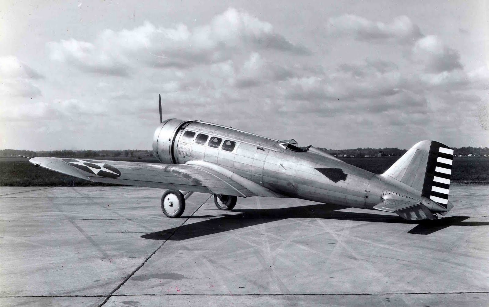 FDRA - Fuerza Aérea: Avión de correo/pasajeros: Northrop Alpha
