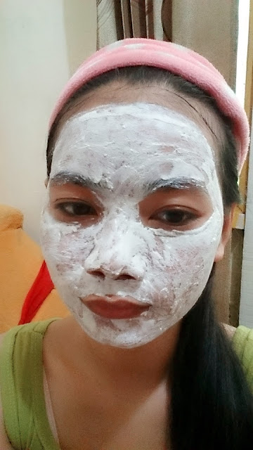 Review Ovale Facial Mask Bedak Dingin Whitening