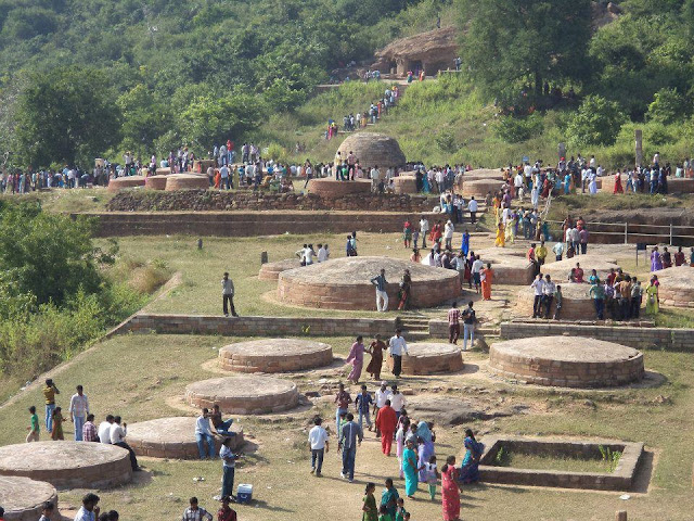 Buddhist Monuments - Guntupalli and jeelakarragudem Caves ~ AMARAVATI ...