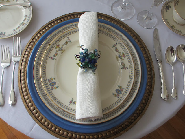 Table for One: Lenox "The Colonial" Table