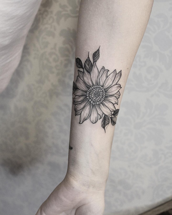 35 Tato Bunga Hitam Buat Wanita - Tattoo Magz