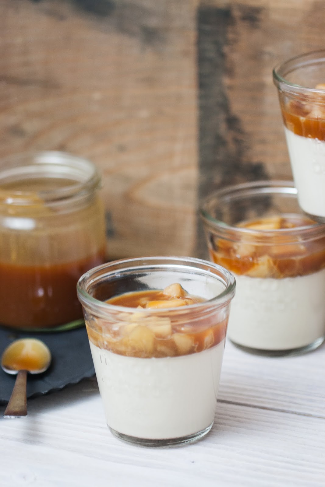 Leckeres Dessertrezept oder Mascarpone-Panna-Cotta mit Karamell ...