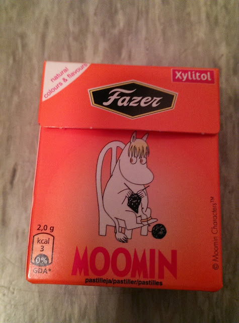 Haluan olla niin kevyt että voin tuulen mukana lentää, niin pieni että ...