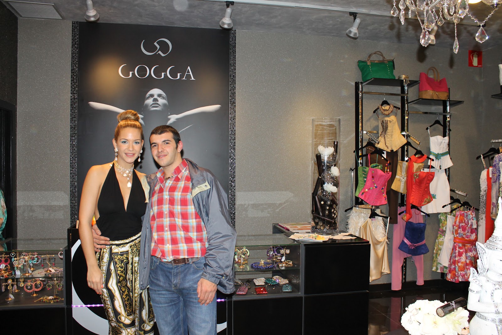 Daniel - Fotos Con Famosos : INAUGURACION GOGGA