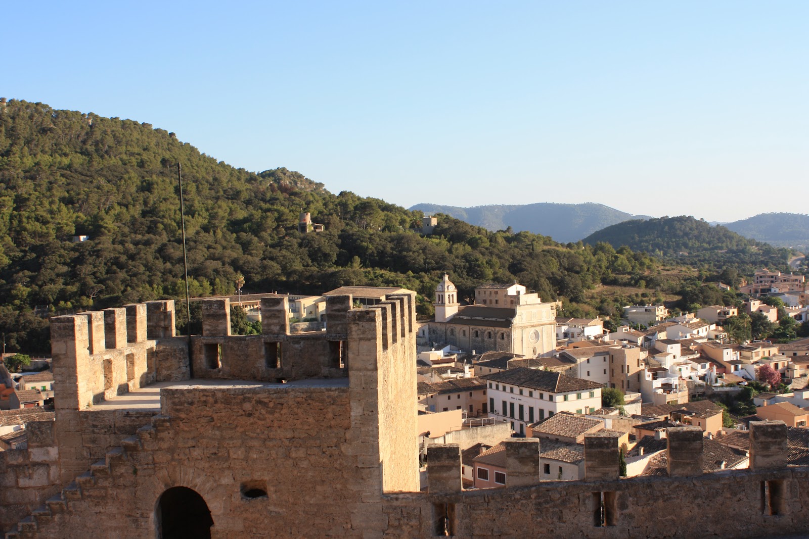 El Castillo de "Capdepera": viaje al pasado medieval de Mallorca ...