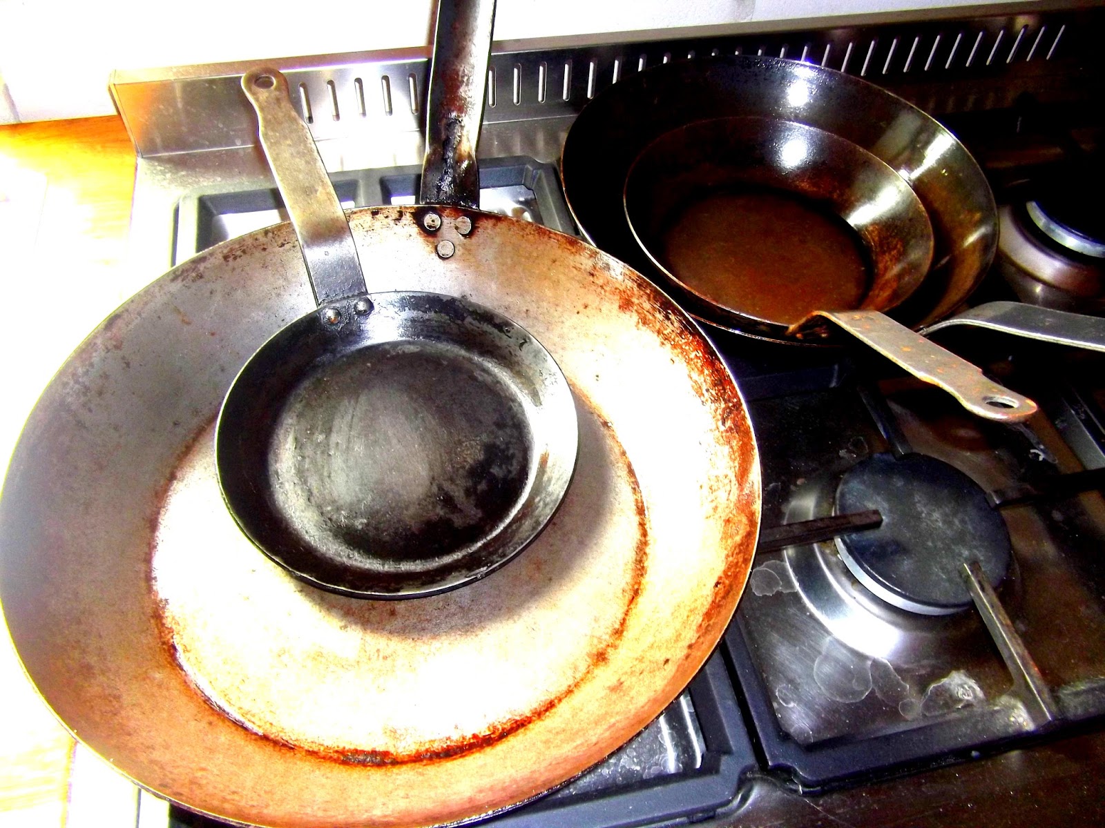 Magnon's Meanderings: Frying pans. What a sizzling subject!