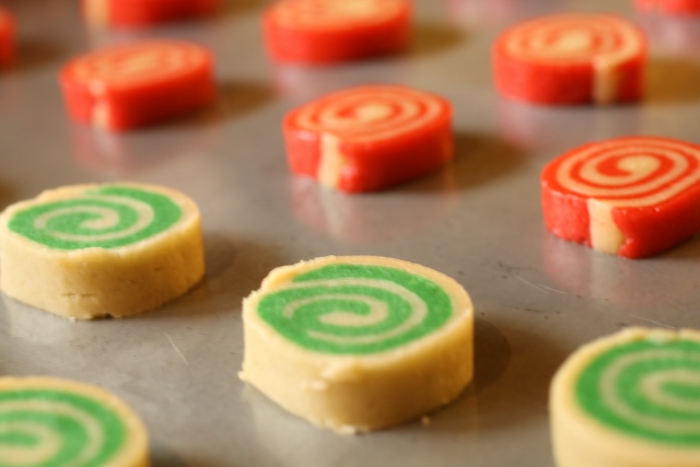 Rueditas de menta (galletitas) / Mint pinwheel cookies - Chipa by the Dozen