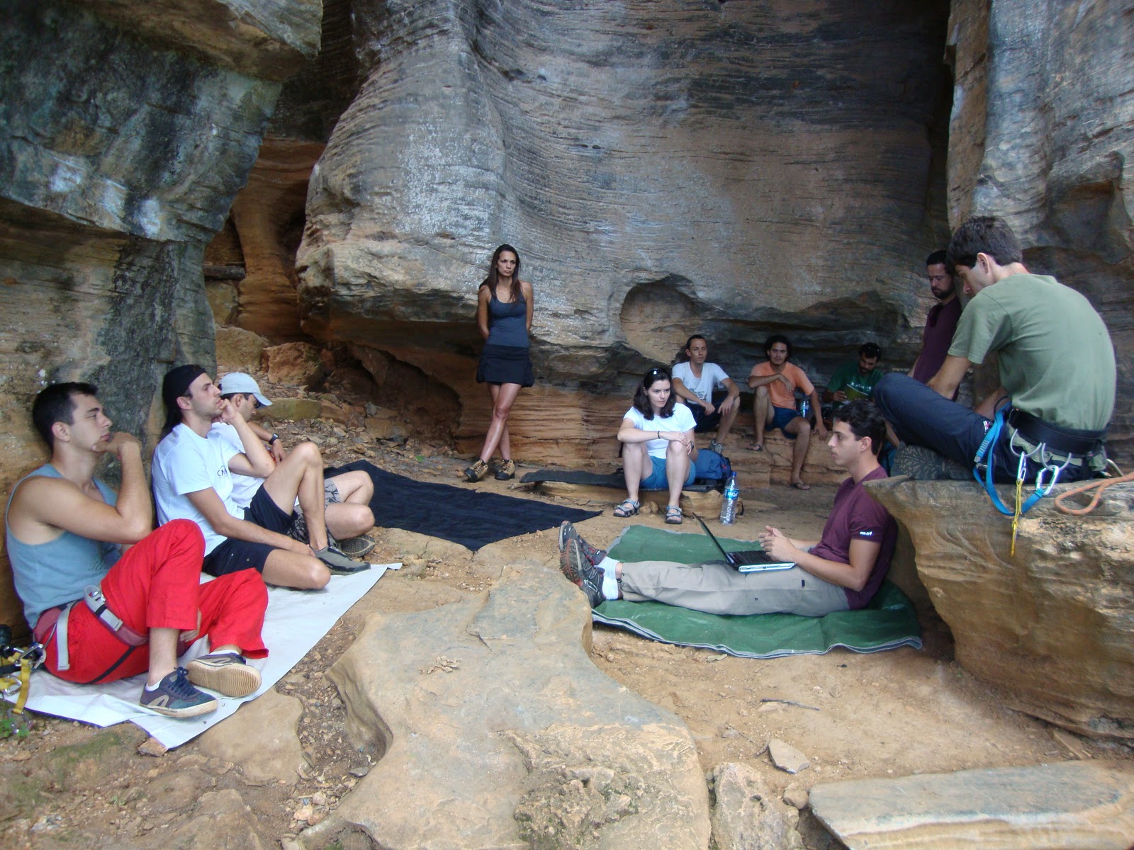 Frangos Escaladores: Treinamento de Resgate e Escalada no Rod