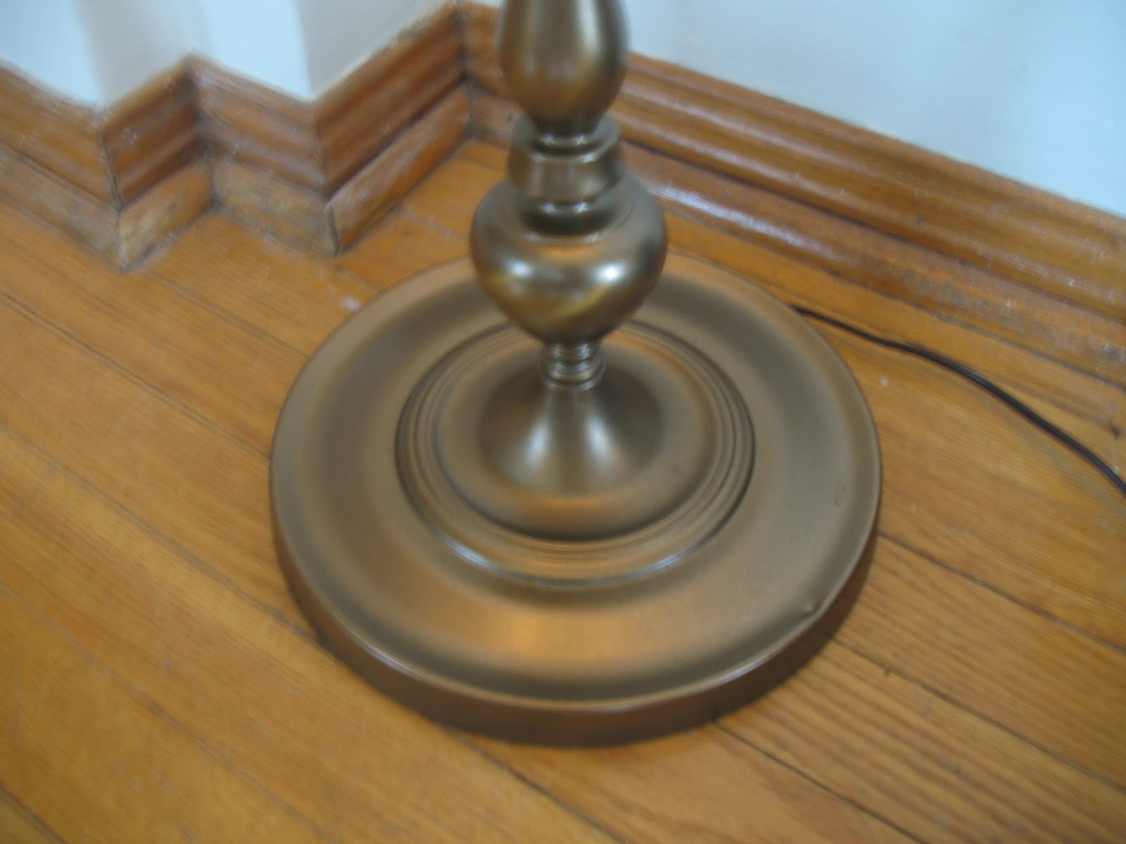 Cheeky Caprice: DIY Revamp Your Lamp!