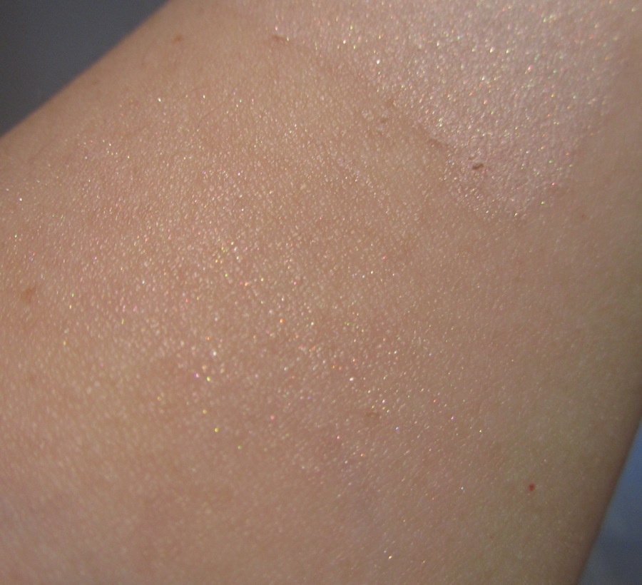 Rouge Deluxe: Bourjois Happy Light Foundation and Java Face Powder