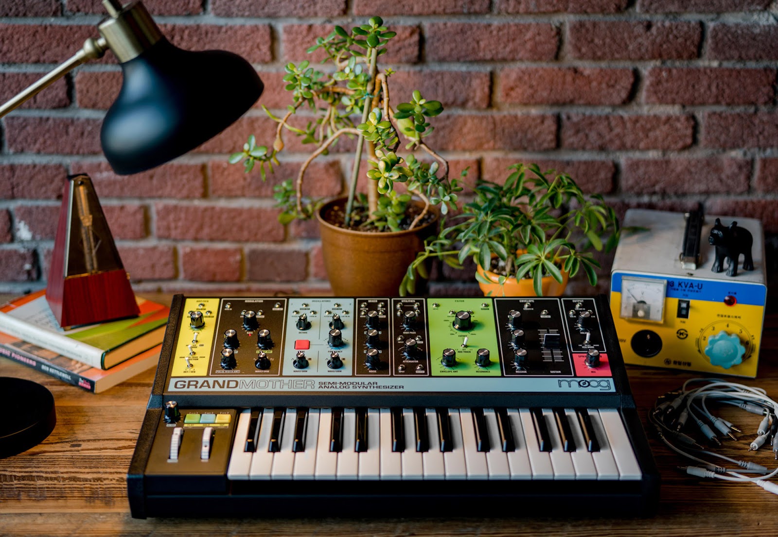 MATRIXSYNTH: Moog Music Officially Announces the New Moog Grandmother ...