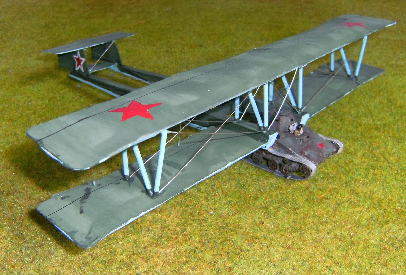 Happyscale-Modellbau: Antonov KT A-40 Flying Tank - papermodel 1:72