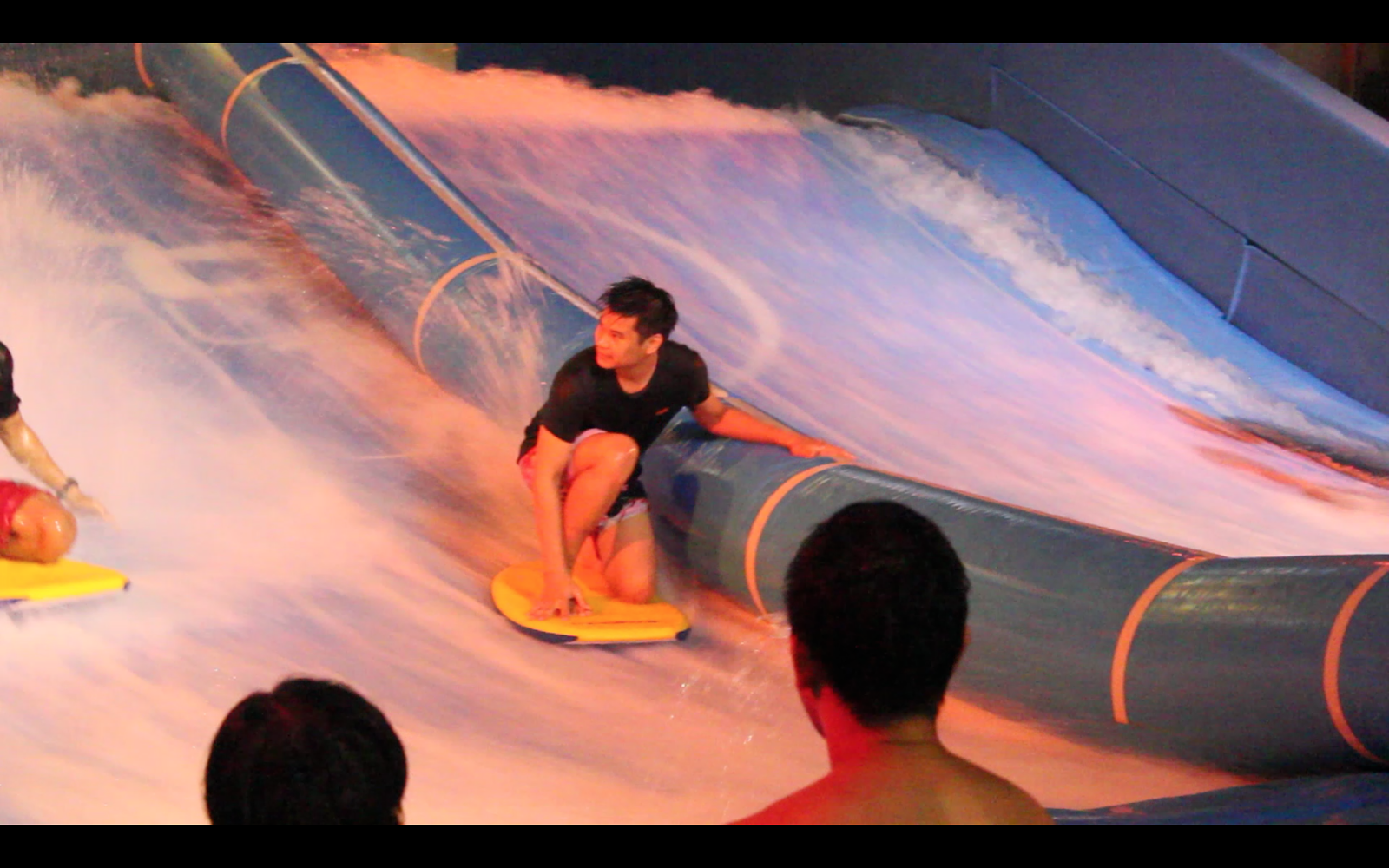 Review สำหรับมือใหม่หัดเล่น Extream ทางน้ำ: FLOW RIDER