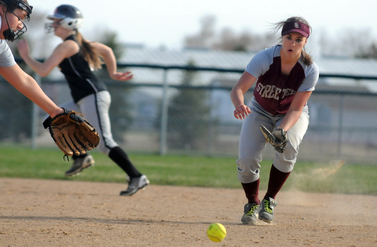Streeter Sports Blog: Mainstreeters softbal loses close one to Osakis