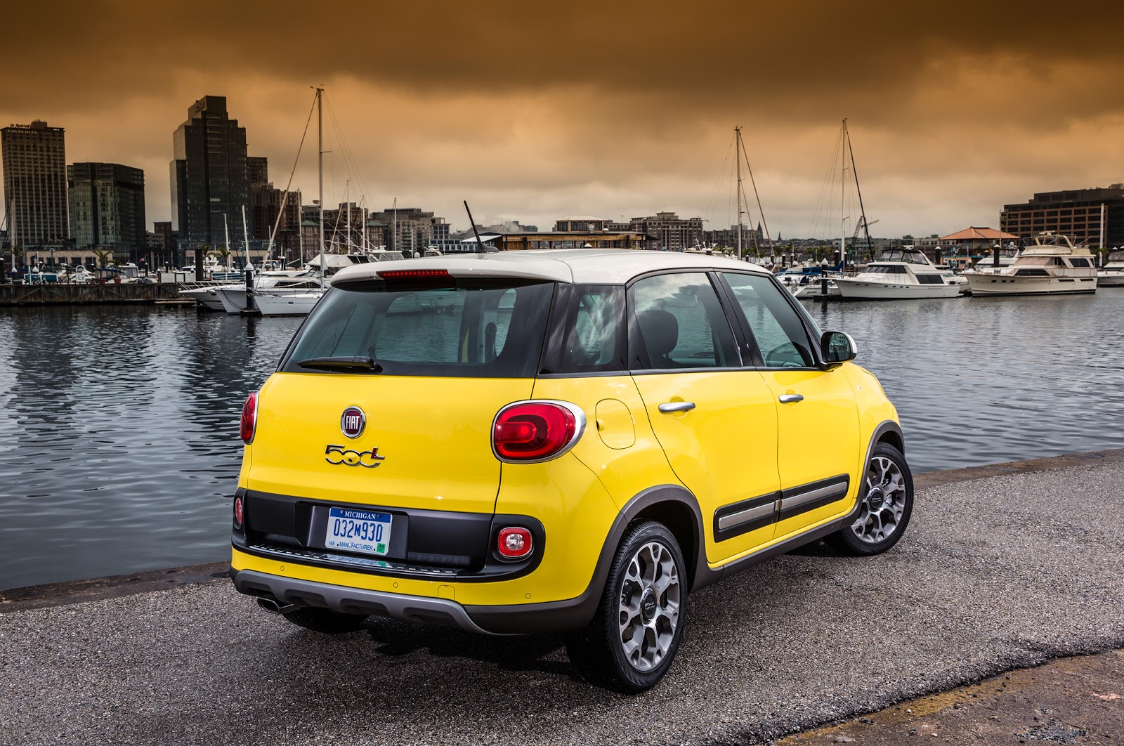 Fiat 500L 2015 Car Auto Review - The Car Auto Review