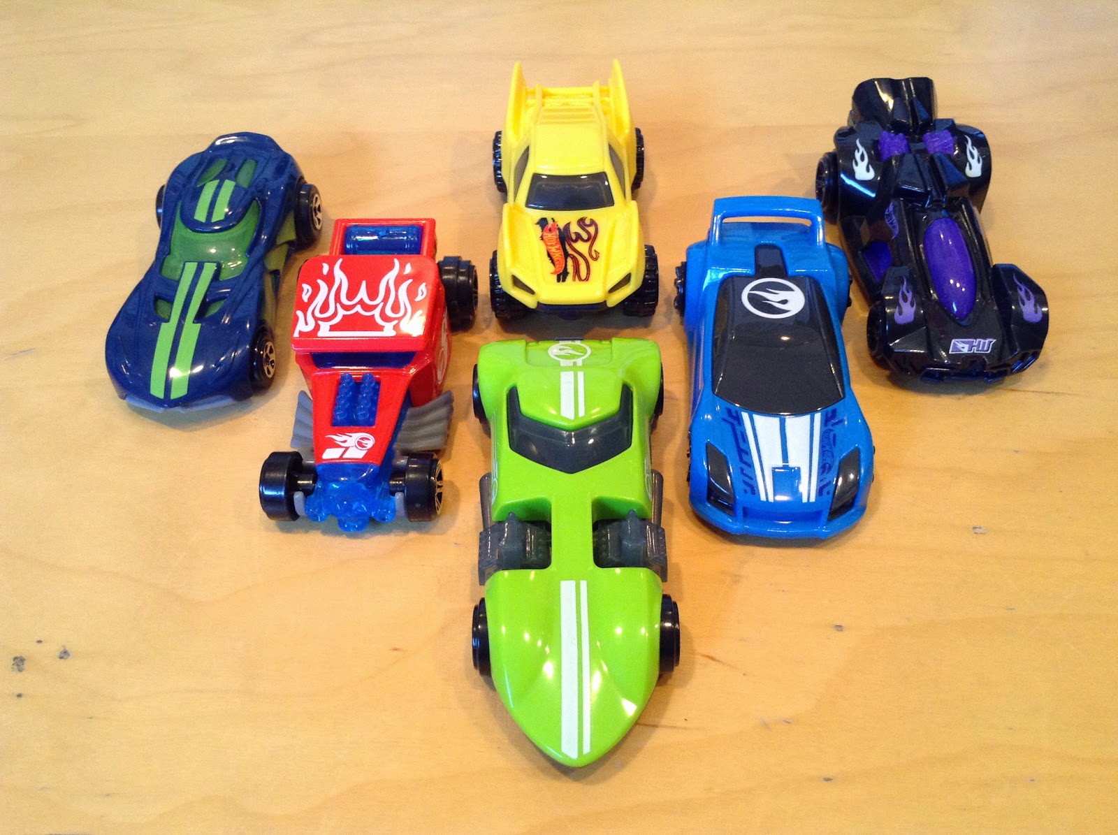JULIAN'S HOT WHEELS BLOG: 2015 McDonald's Happy Meal Hot Wheels Toys ...