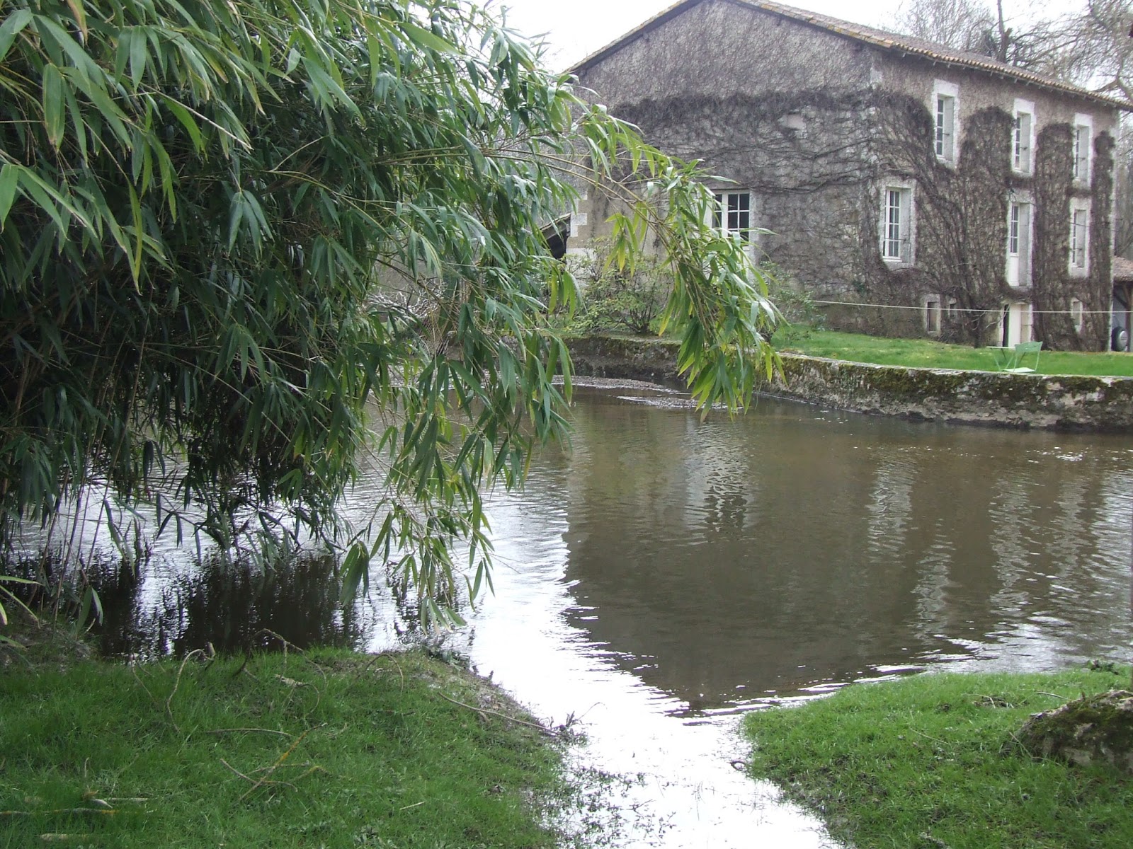 VivreEnCharente.blogspot.com: Les Moulins Vivants - Charente