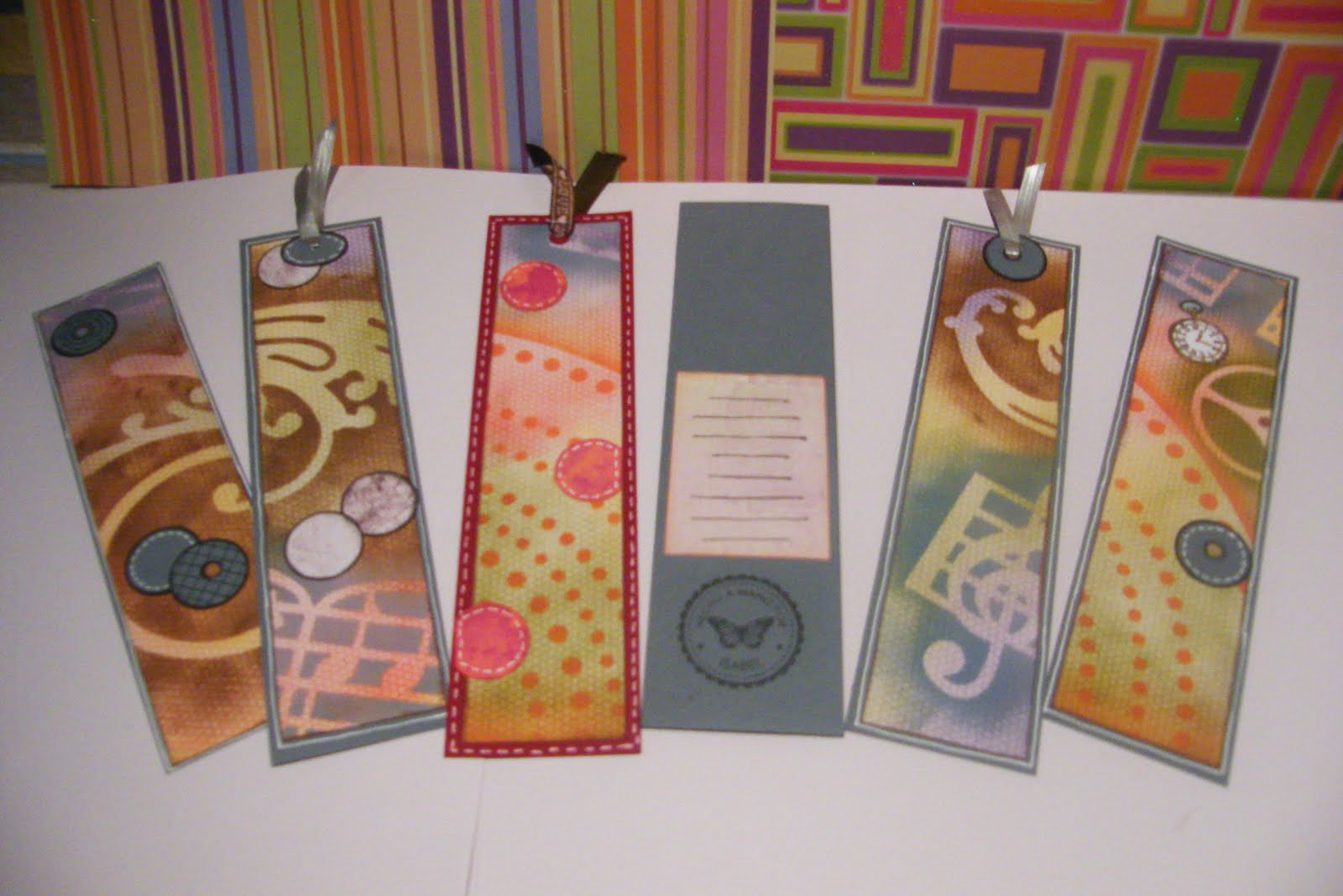 HECHO A MANO POR ISABEL: PUNTOS DE LIBRO