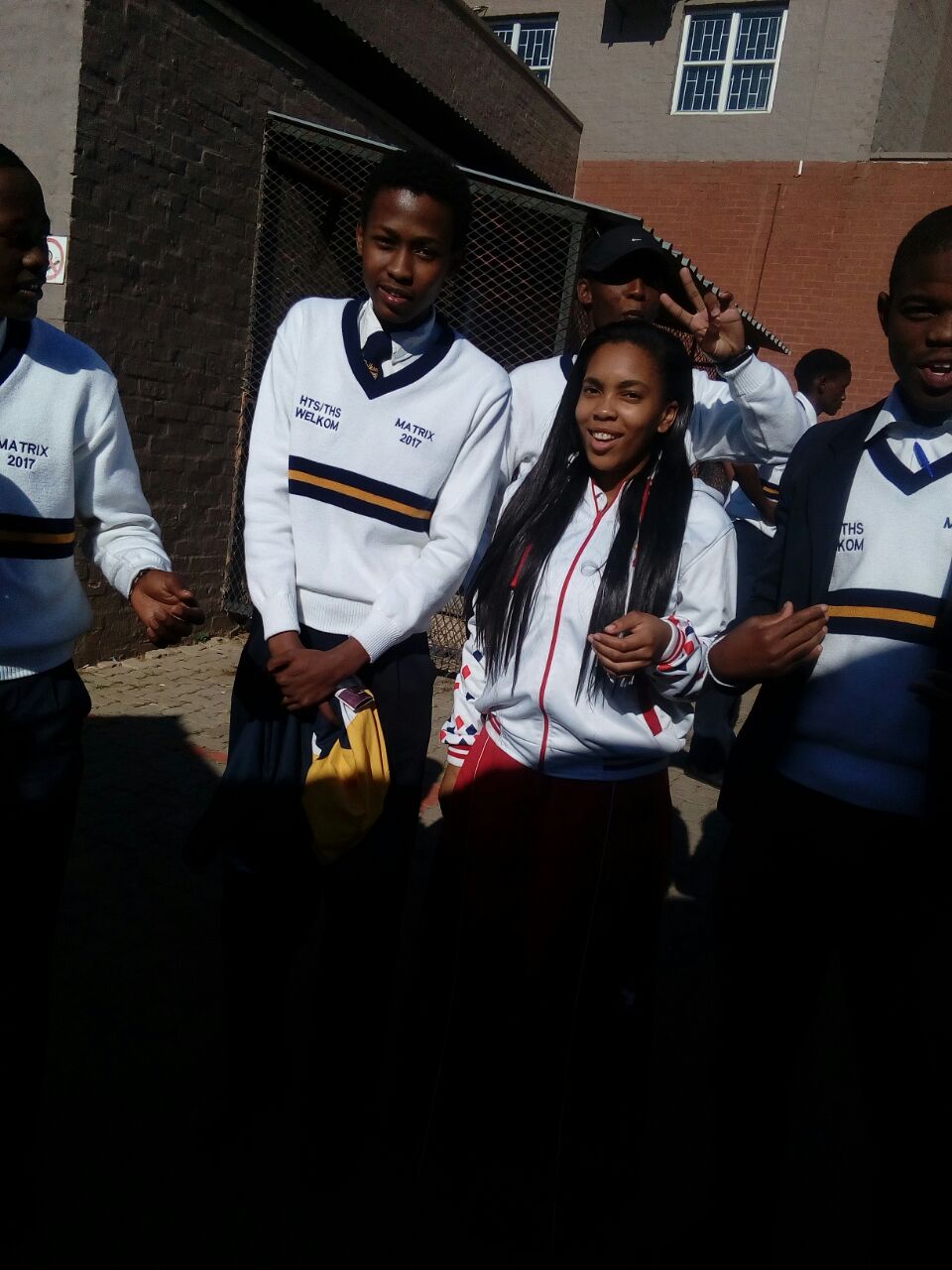 TEKKIE TONIC HTS WELKOM: TEKKIES TRANSFIXED BY LOVELY LADIES