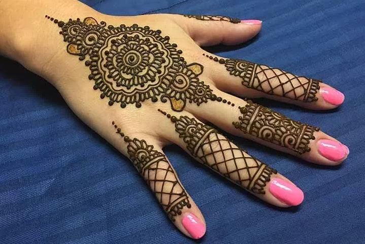 50 Amazing Henna Tattoos For Girls (2018) | TattoosBoyGirl