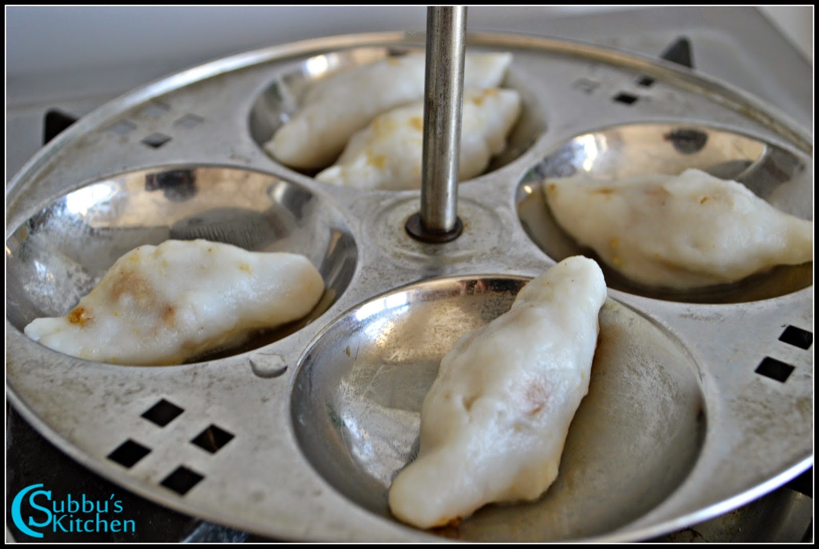 Kadalai Paruppu Purana Kozhukattai(Channa dhal Poorana Kozhukattai ...