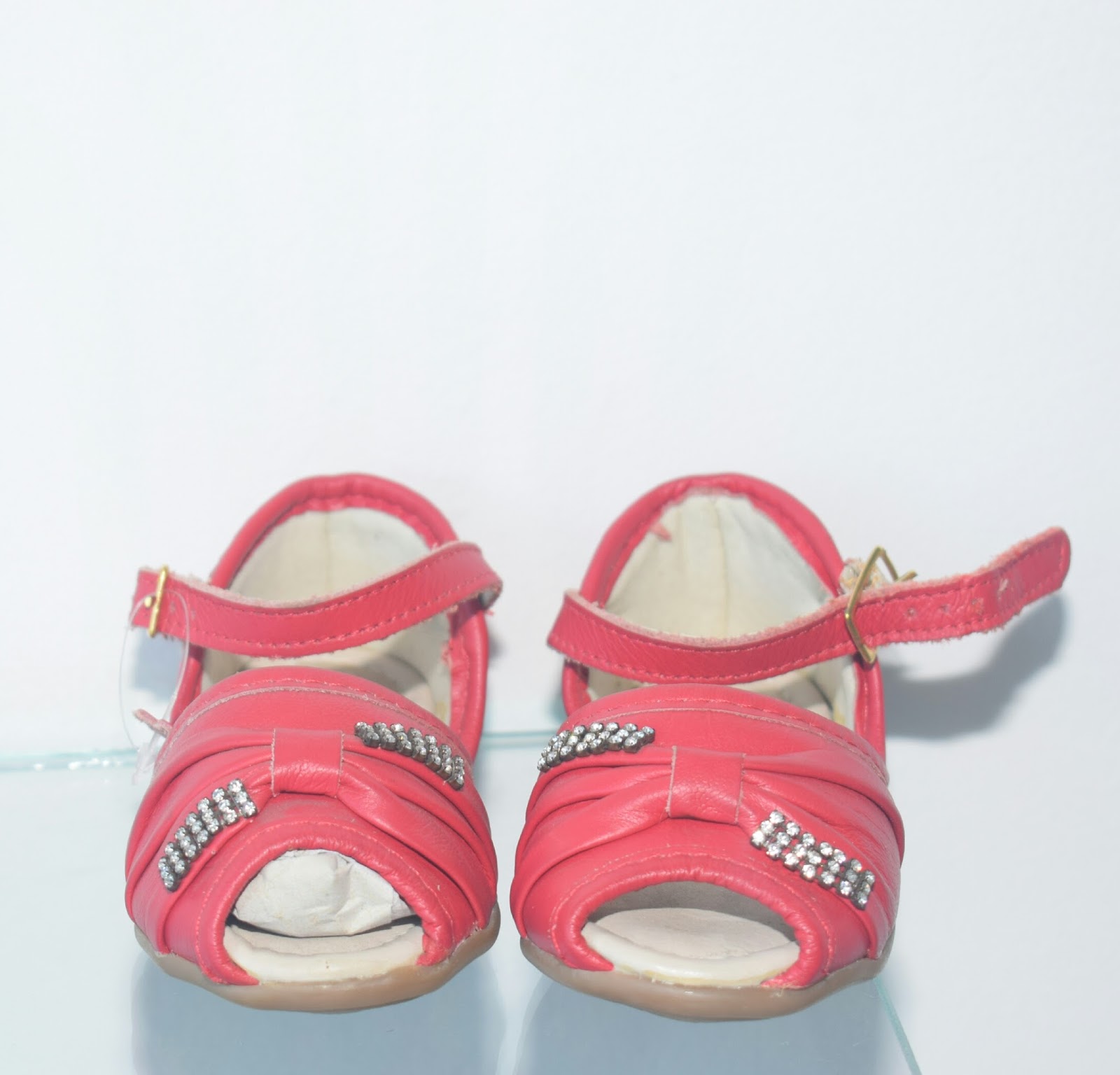 Sapatos infantis Masculino e feminino com 70% de descontos no Líquida ...