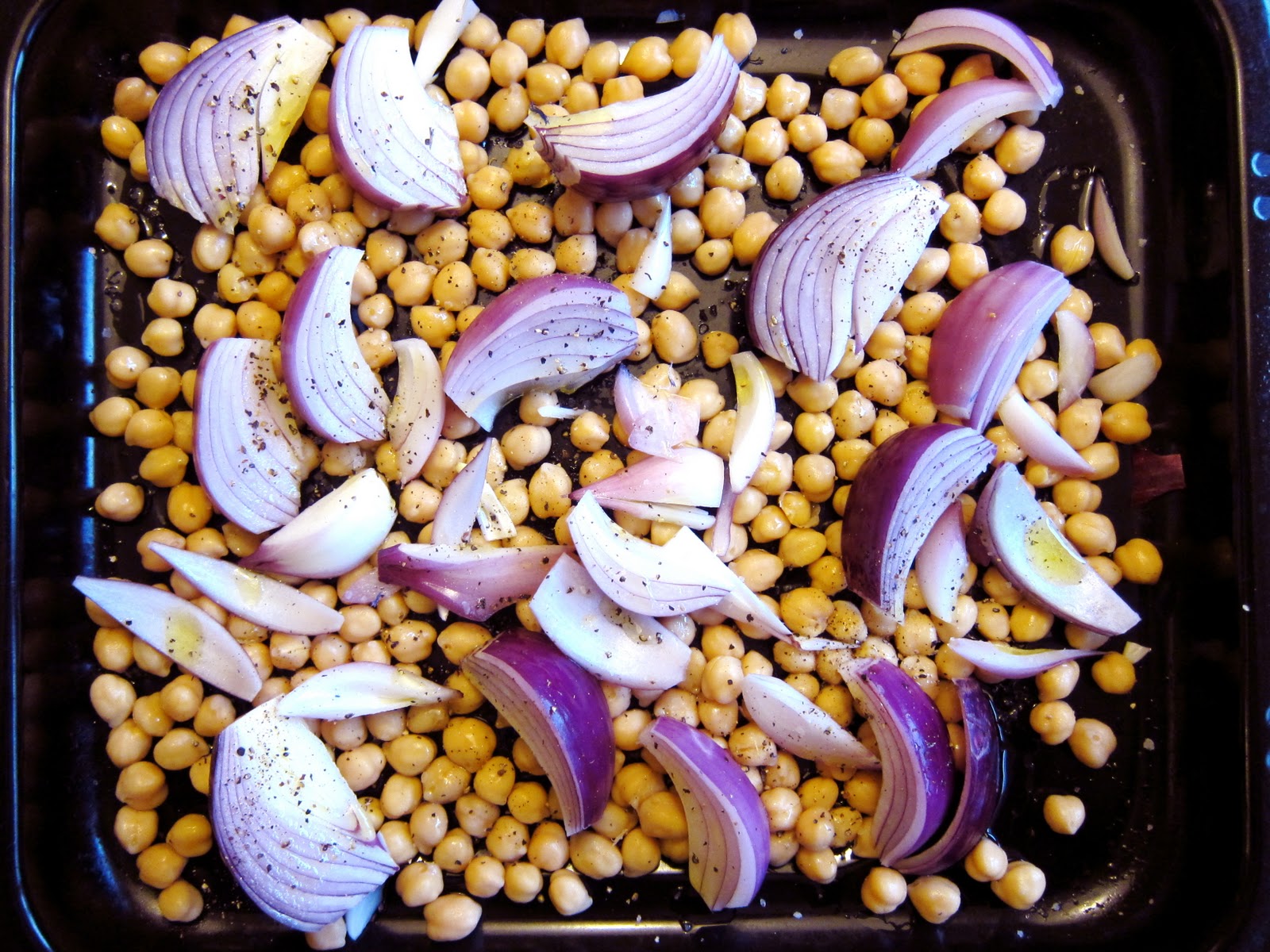 Tu-nisia, tu-nisia, your harissa delights us